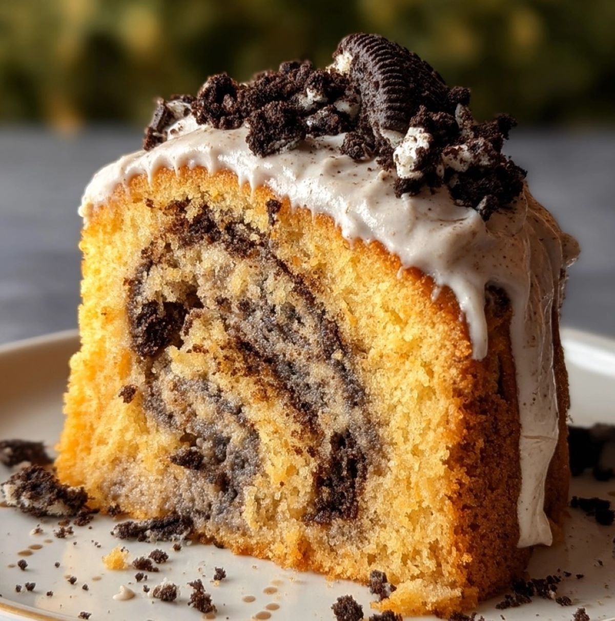 Oreo Honeybun Cake with Cinnamon Cookies n' Cream Icing - Travelers Wizard